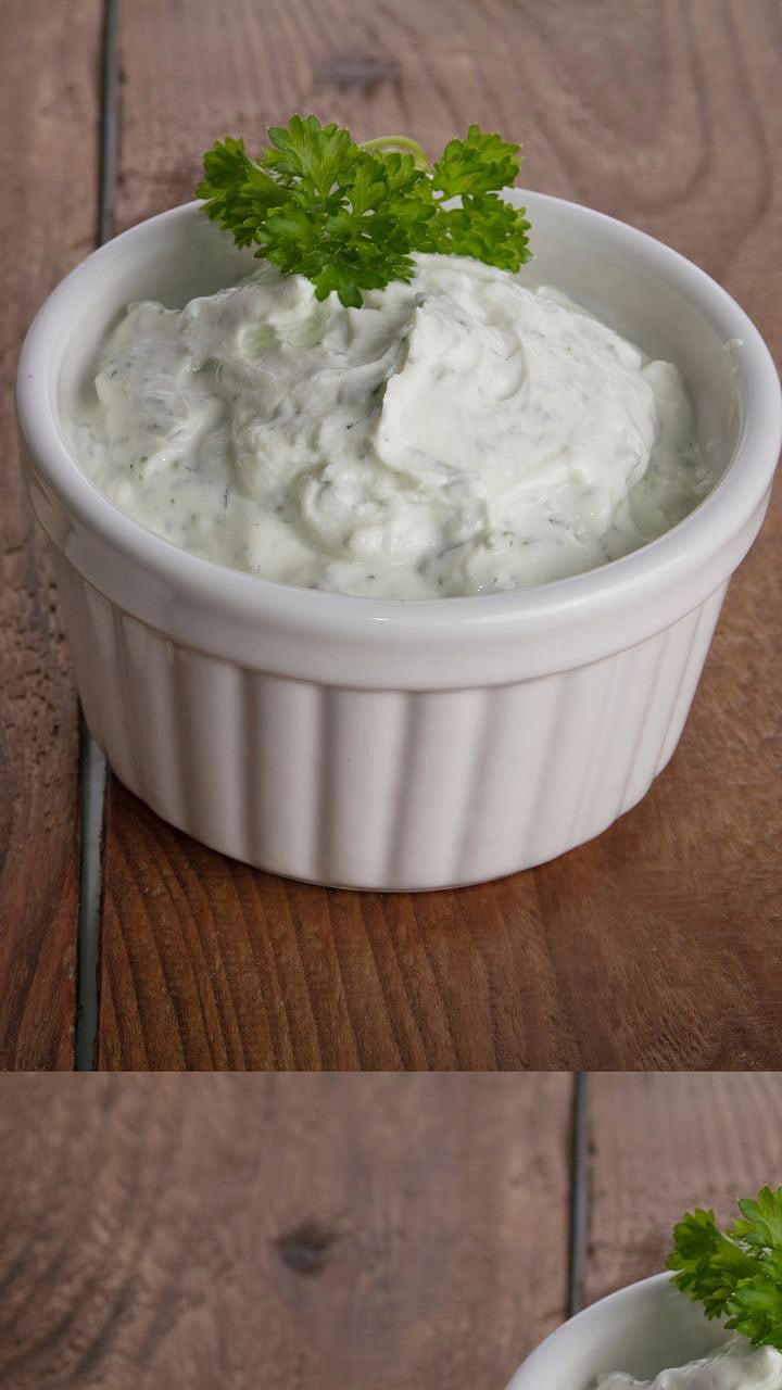 Curd Eating in Winter | हिवाळ्यात दही कसं, कोणत्या वेळी खावं?