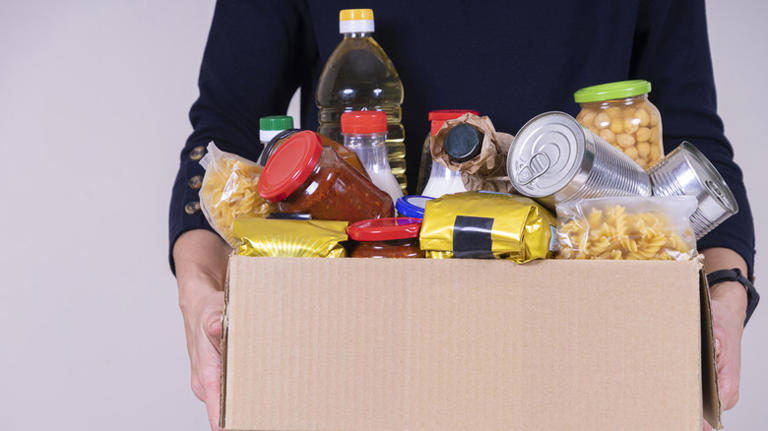 10 Best Non-Perishable Items To Donate To A Food Bank