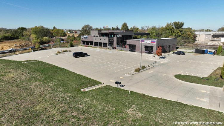 Now-shuttered Brett Hull's Junction House restaurant, building up for ...