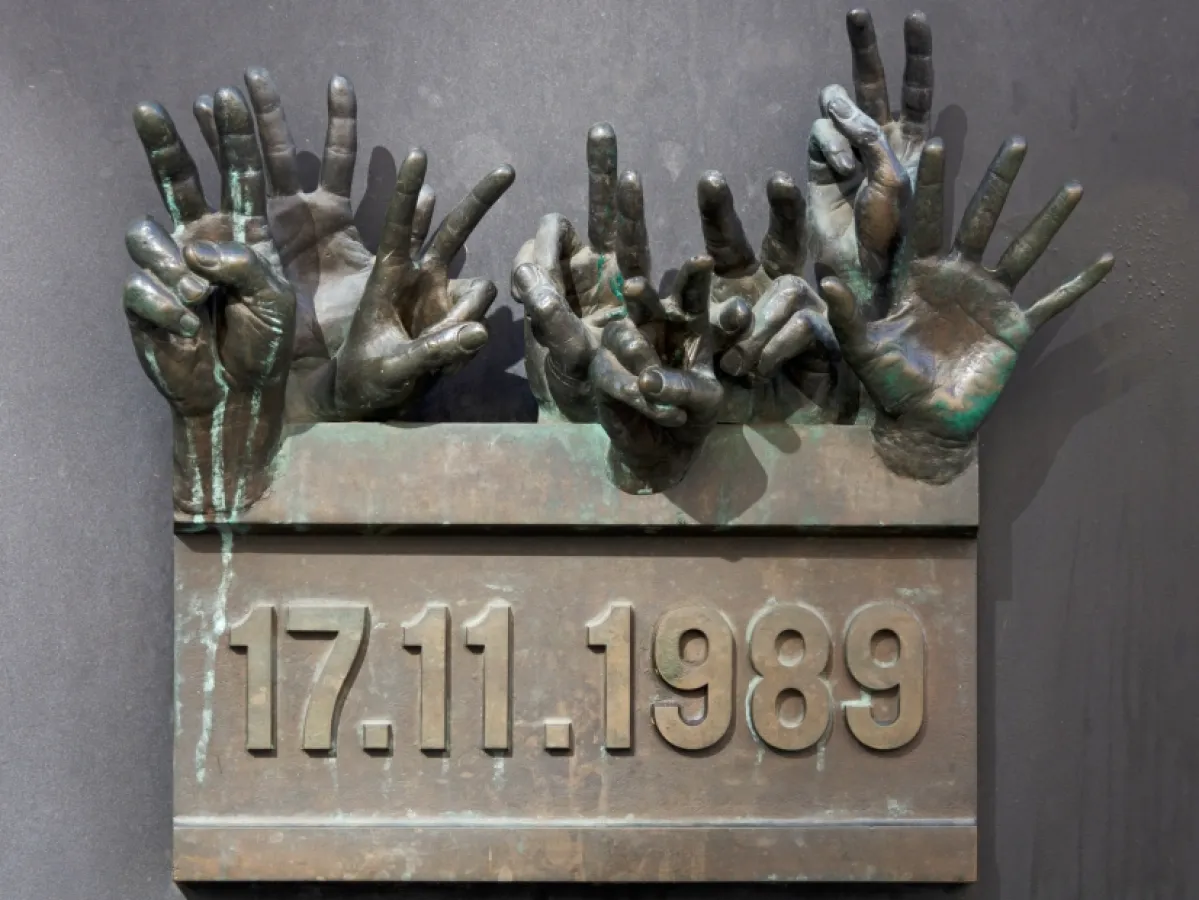 Česko si připomíná 17. listopad: program na řadě míst v republice trvá ...