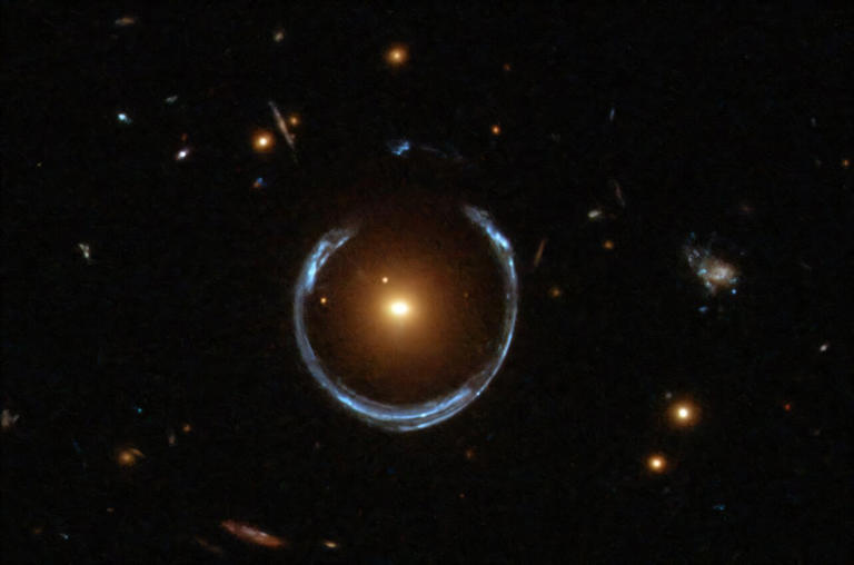 Machine learning discovers quasars acting as lenses