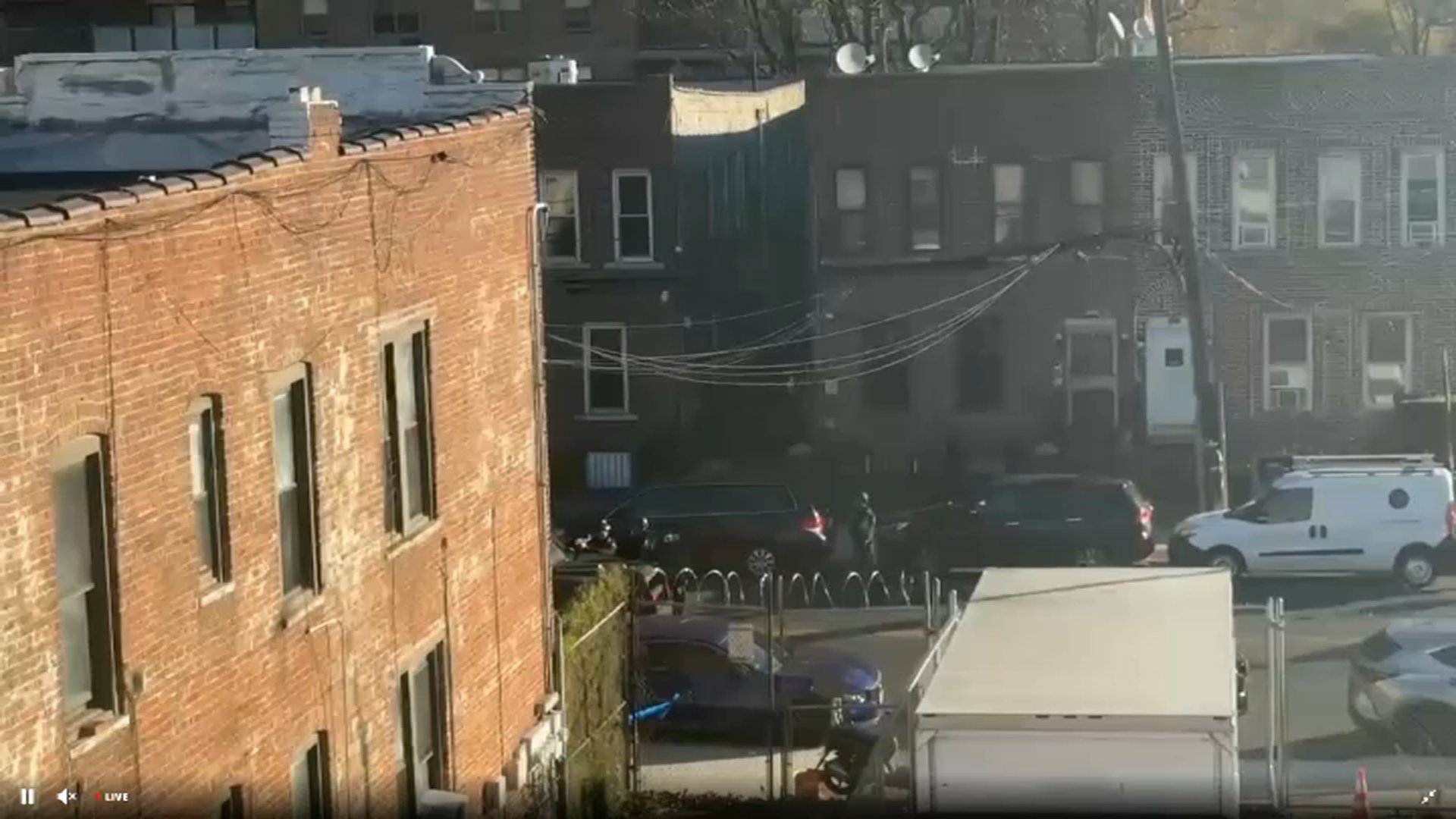 Sources: NYPD cop shot at, barricaded shotgun-wielding murder suspect ...