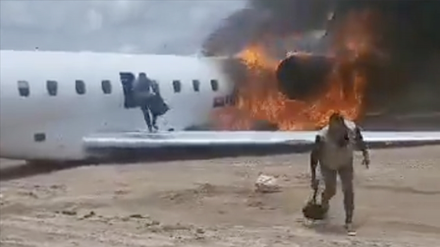 Kongo Demokratik Cumhuriyeti'nde Maden Bakanı Kabamba'yı taşıyan uçak ...
