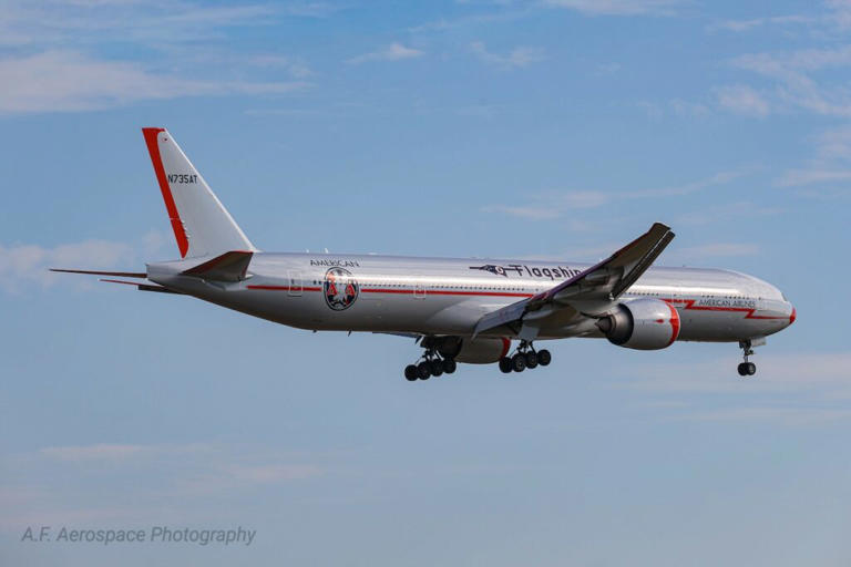 First Look: American's Retro 777-300ER