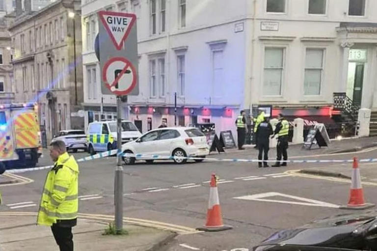 Two pedestrians knocked down in Glasgow city centre as cops lock down scene