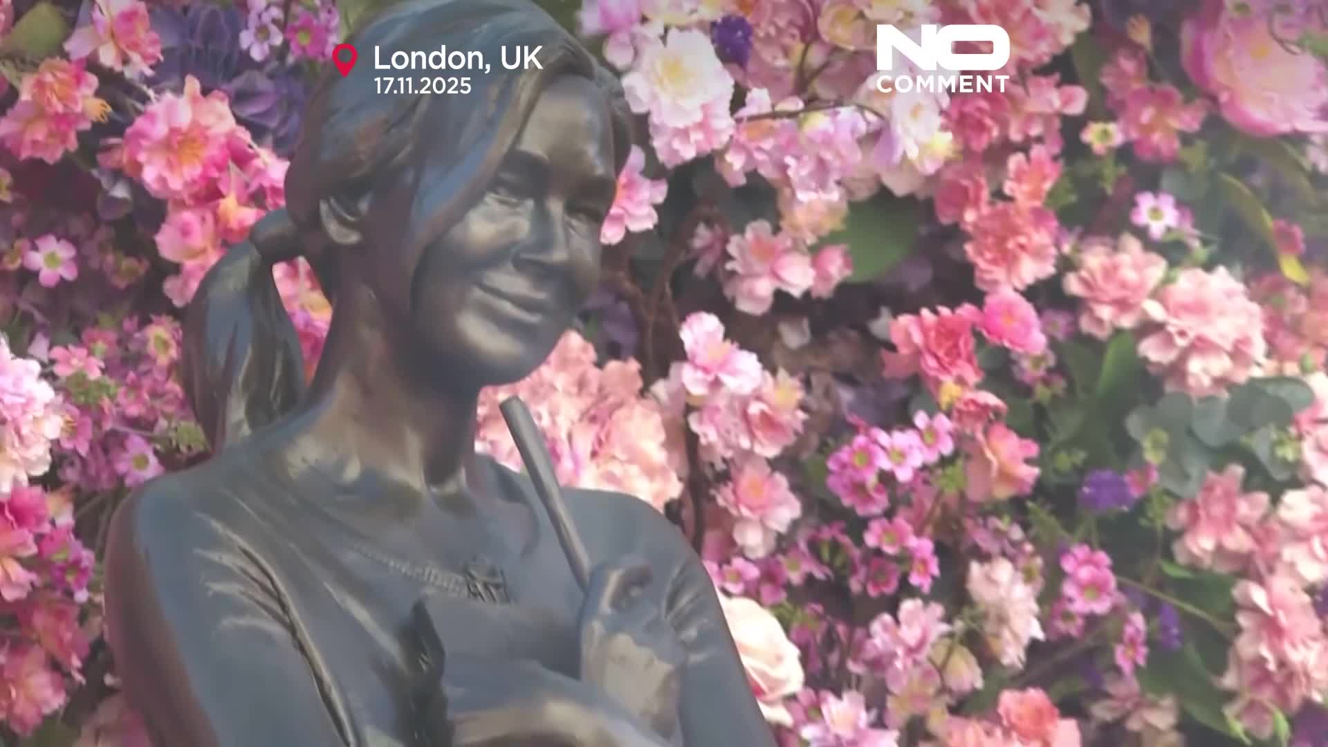 Renée Zellweger unveils new Bridget Jones statue in London