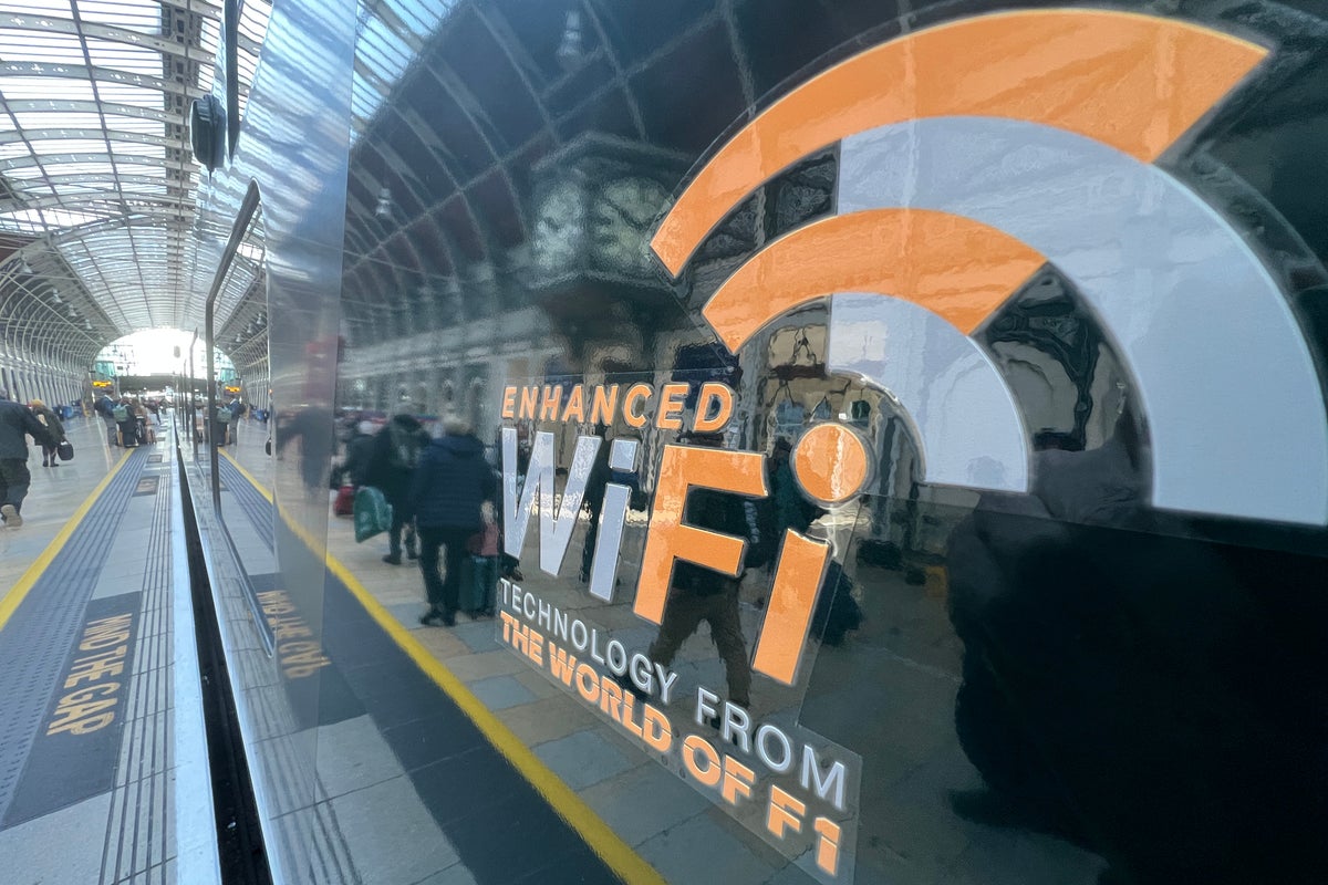 Labour makes fresh pledge to 'rocket-boost' failing train wifi
