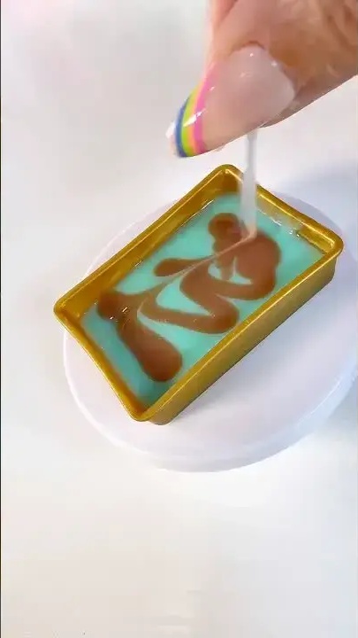 Let's make a mini mint chocolate swirl cake! #miniverse #asmr #gifted