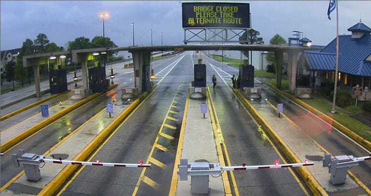 Causeway closed because of low visibilities