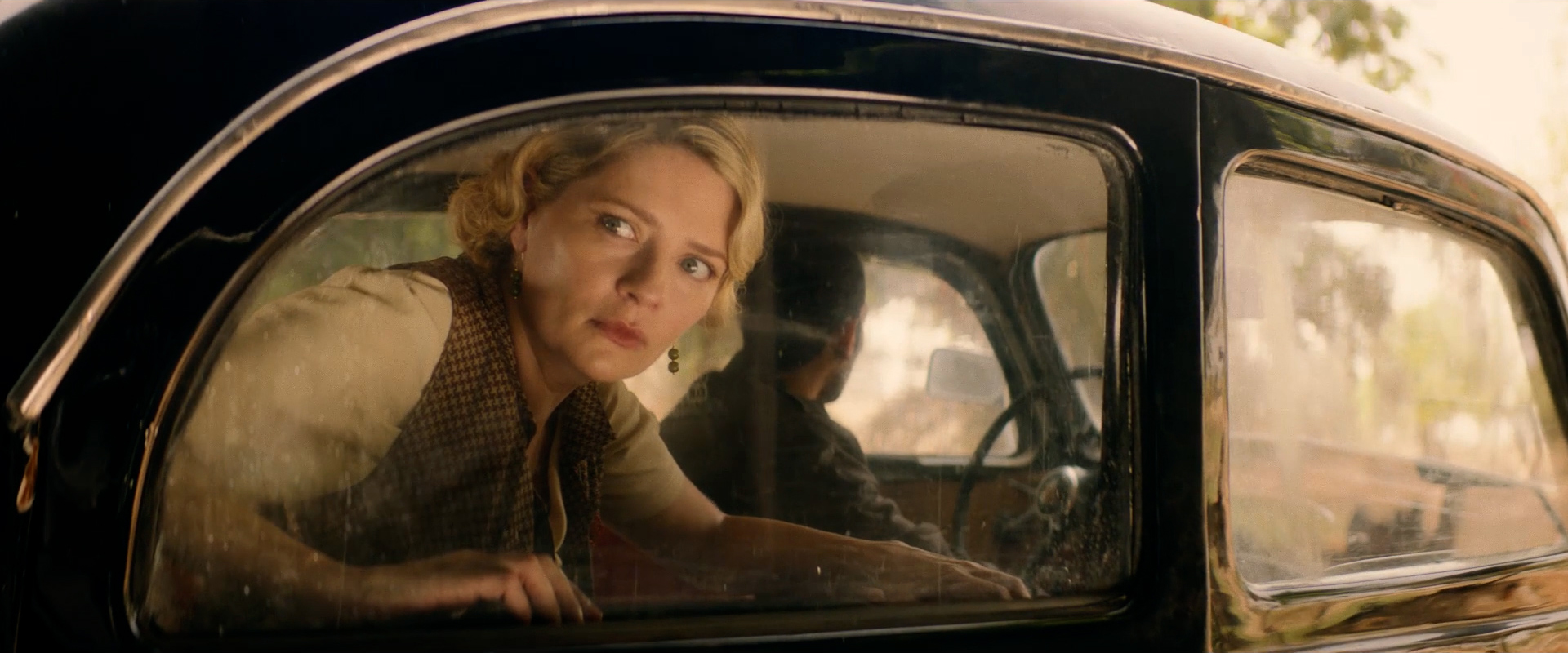 The quintessential California girl grows up: Mischa Barton on ghosts ...