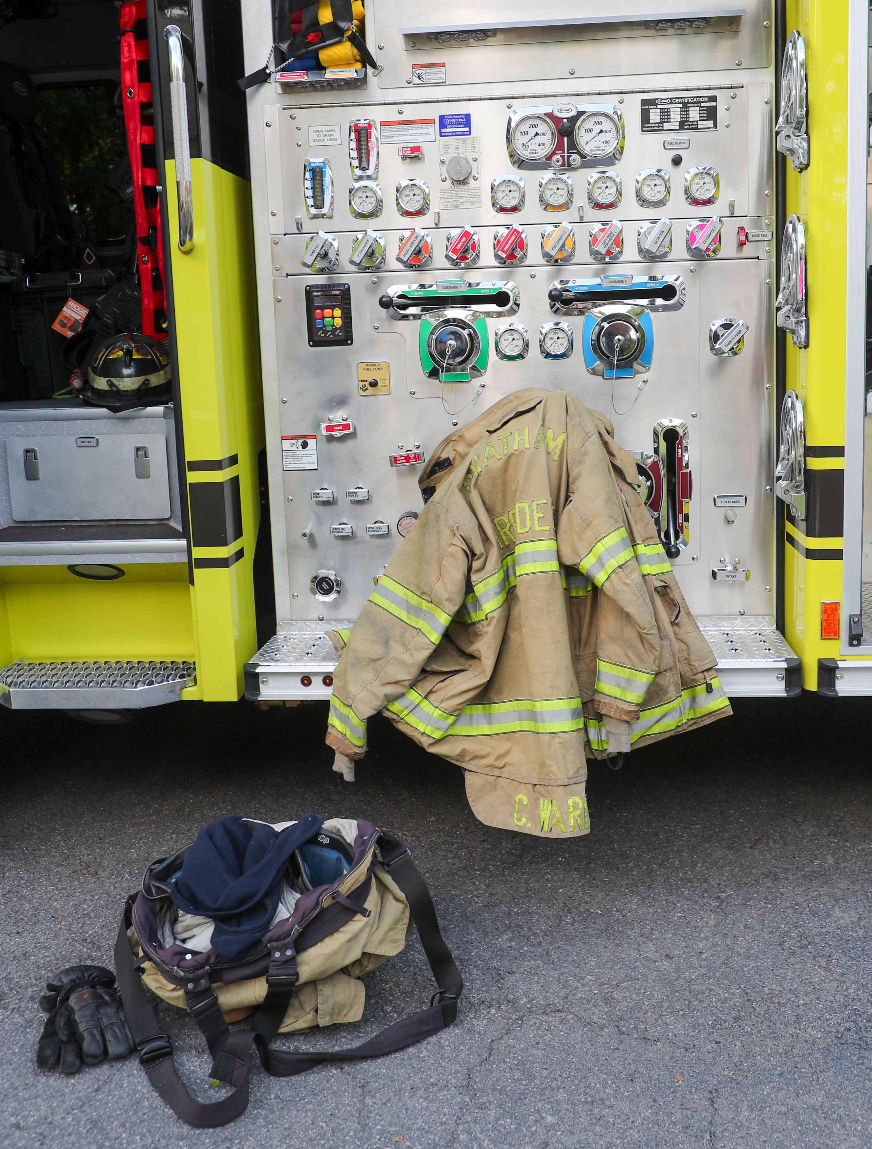 A Sunday night house fire in Savannah claims the life of 19-year-old