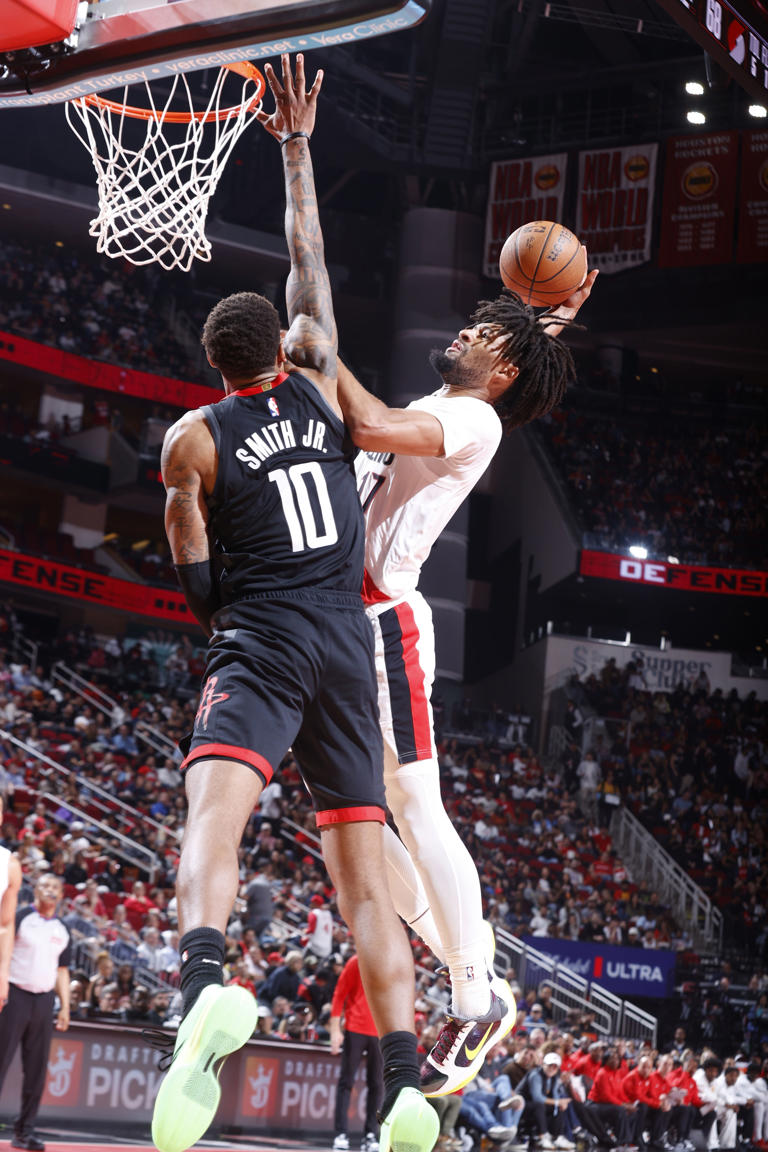 Sharpe Keeps Up Solid Play as Blazers Struggle