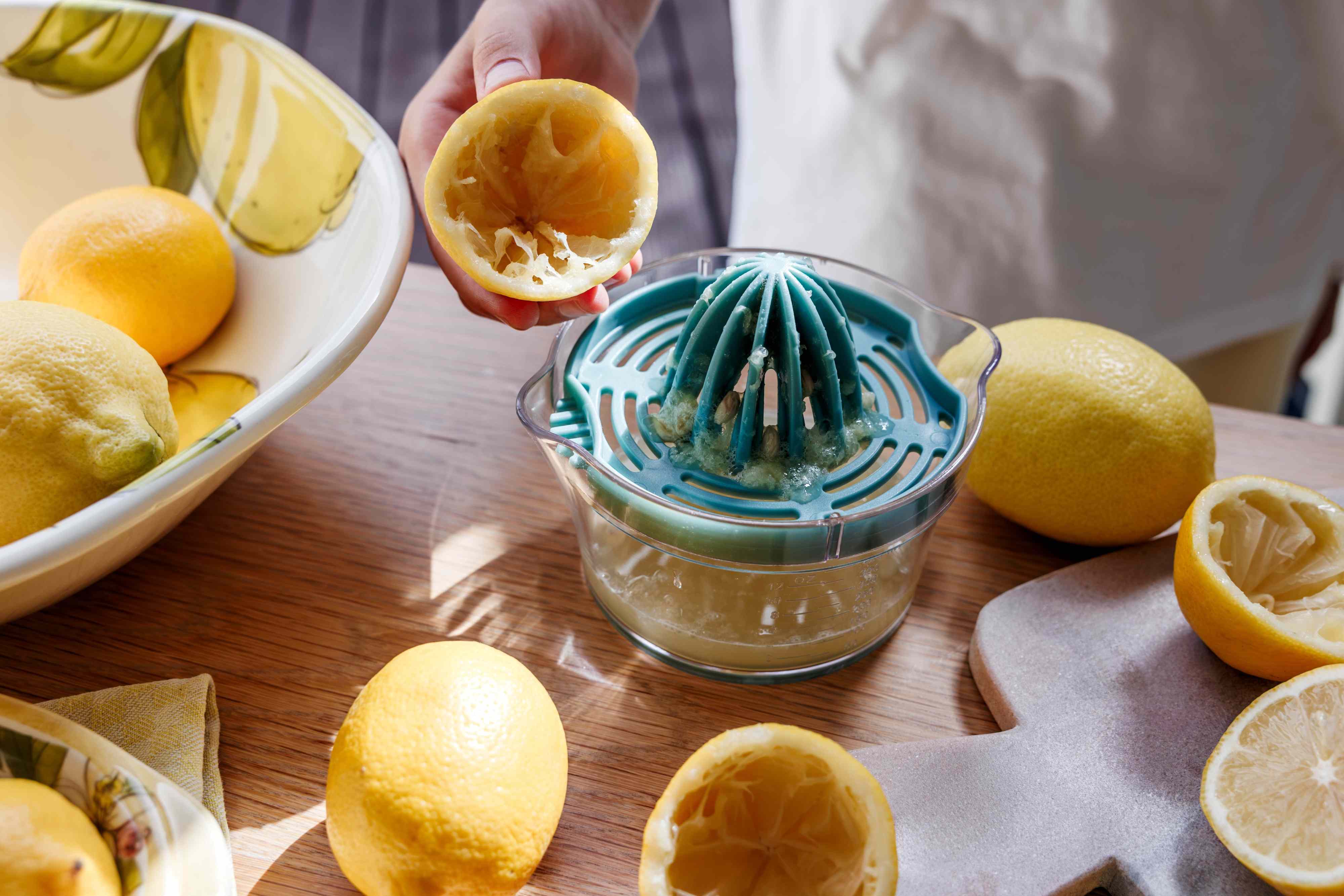 Fresh vs. Bottled Lemon Juice: Which Is Better for Vitamin C and ...