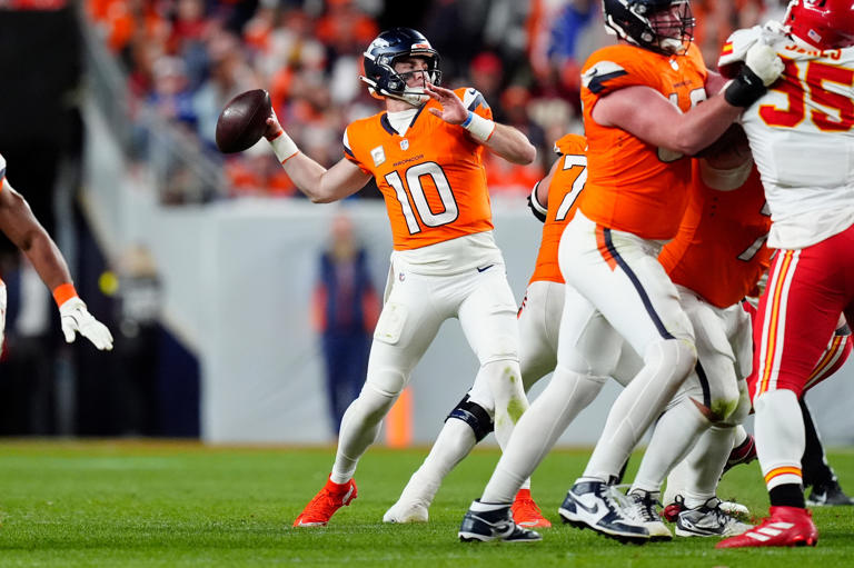 2025 NFL quarterback rankings, according to PFF