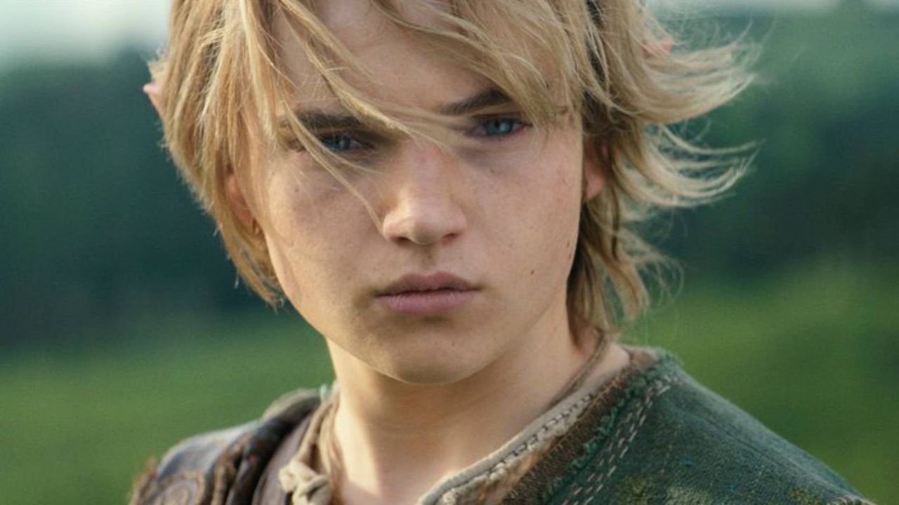 After leaked set video, Nintendo unveils first look at Link and Zelda ...