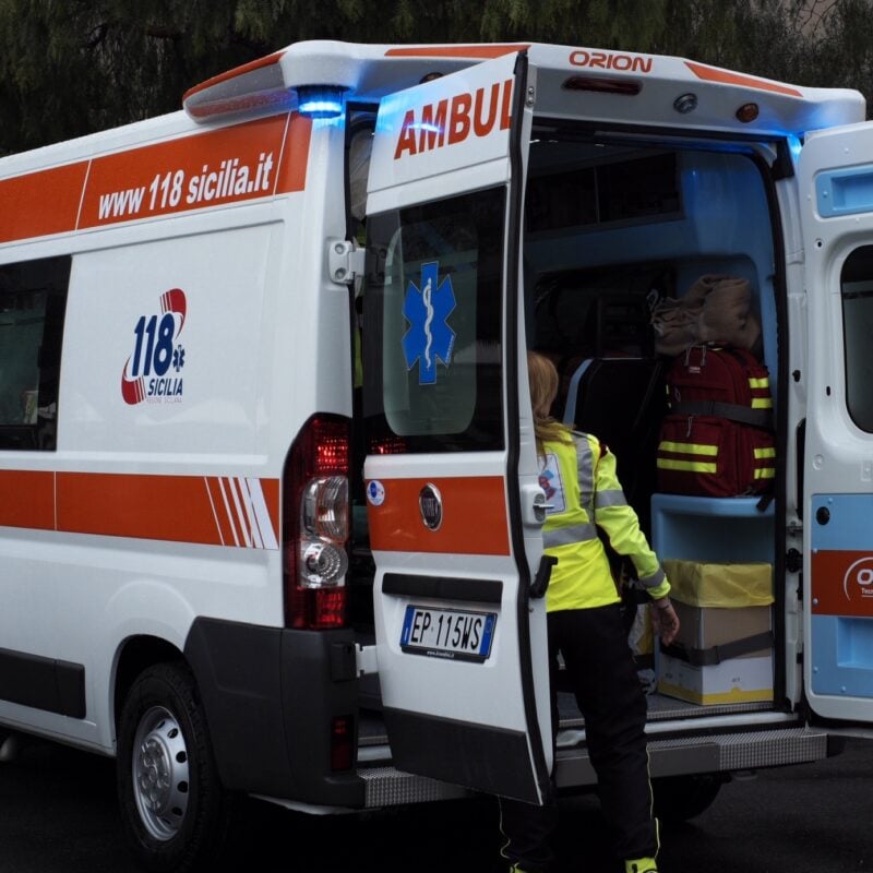 Messina, tamponamento sul viale Gazzi: tre auto coinvolte, un ferito