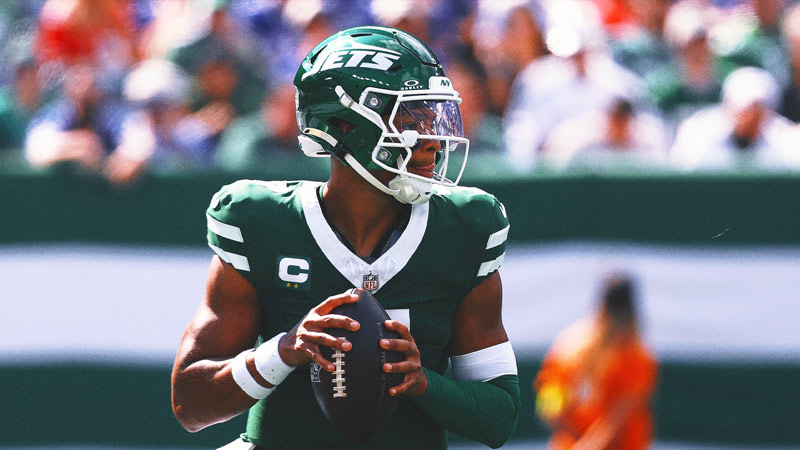 Jets Making a Change at QB, Reportedly Benching Justin Fields for Tyrod ...