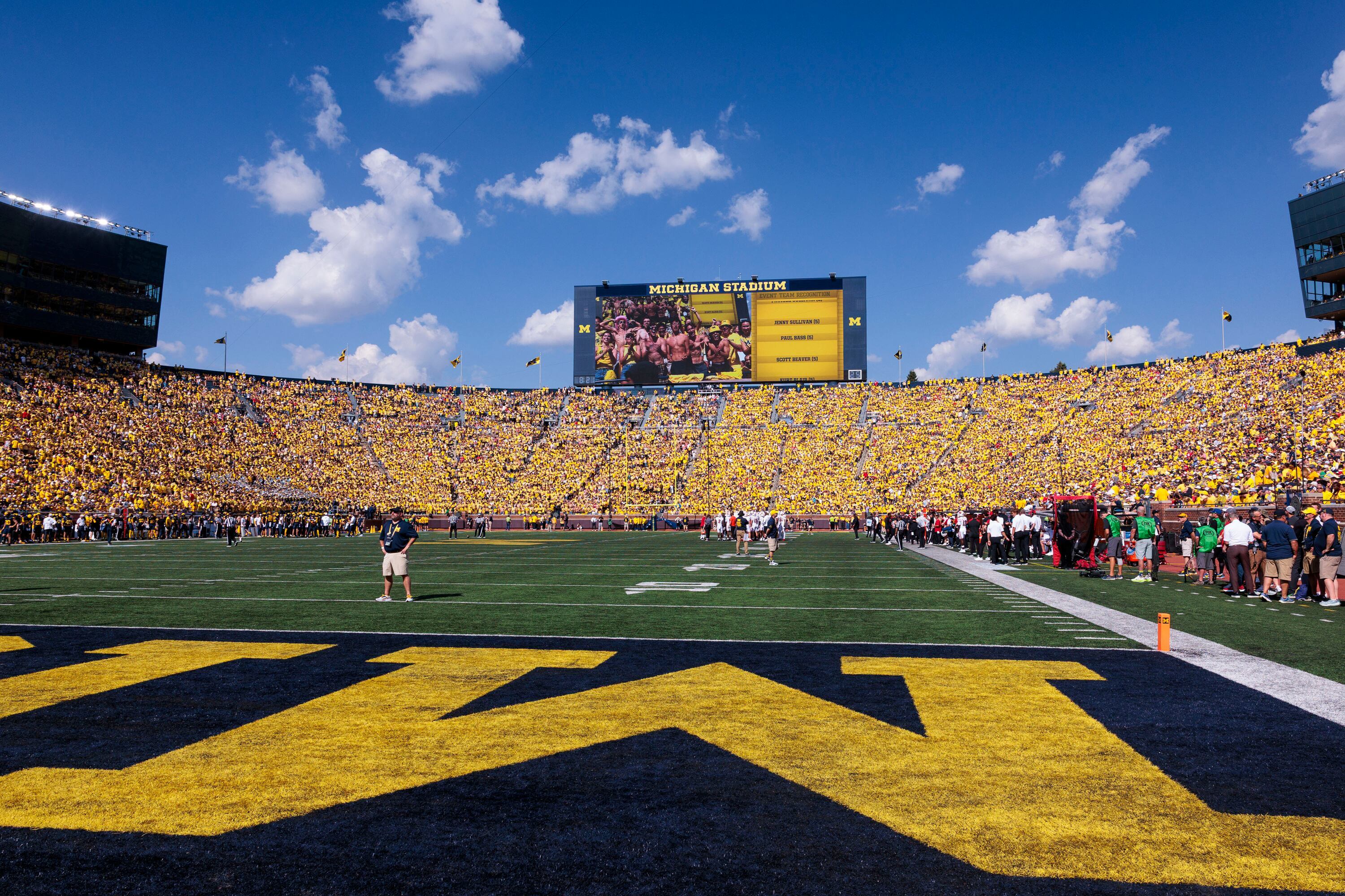 Michigan recruiting: QB commits caps undefeated season with 5-TD ...