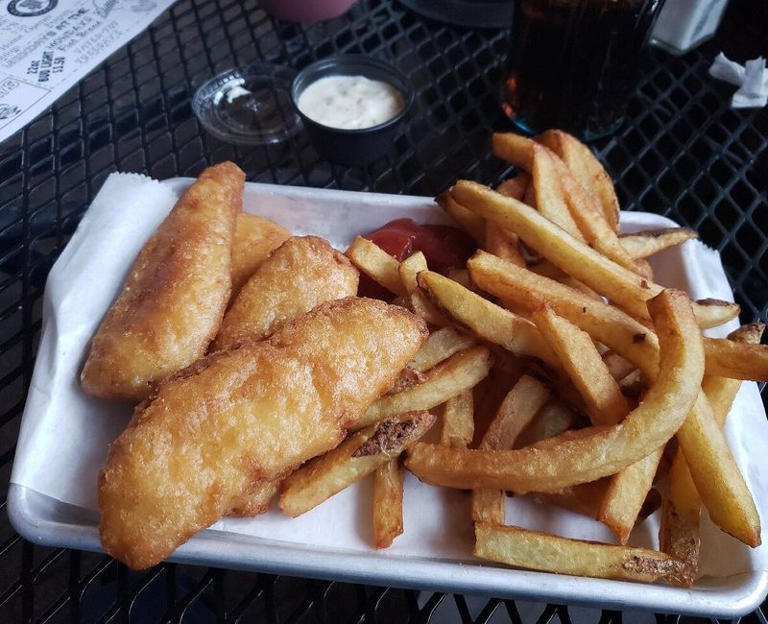Ohio Restaurants Known For Their Perfectly Fried Fish