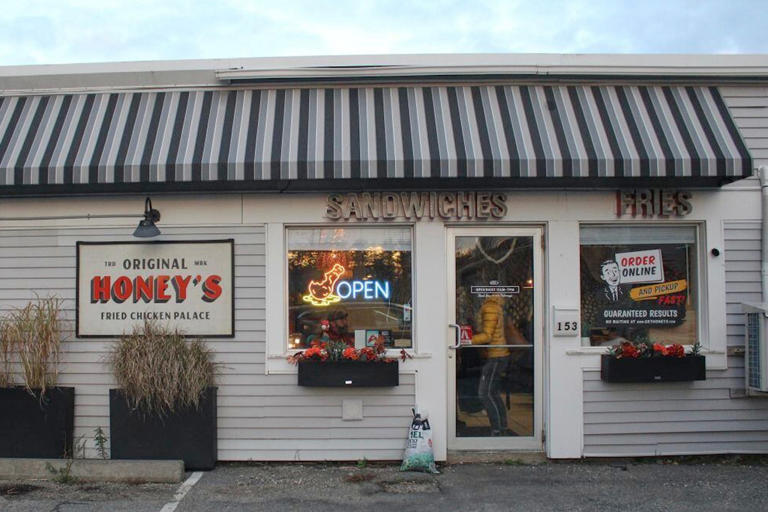 ‘Where did all the staff go?’: Maine restaurant owners blame the ...