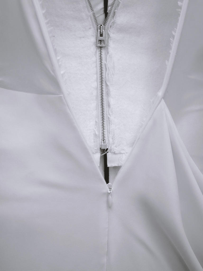 Jennifer Lawrence's Modern Lady Dior Gown Is Even More Breathtaking Up ...