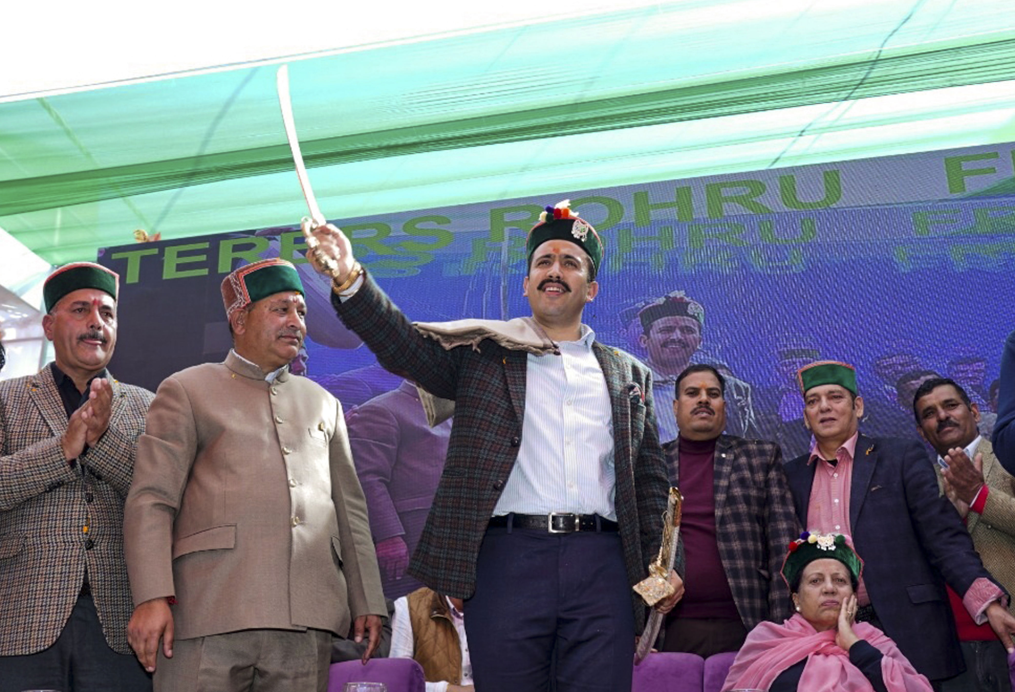 Statue of former six-time CM Virbhadra Singh unveiled in Shimla's Rohru