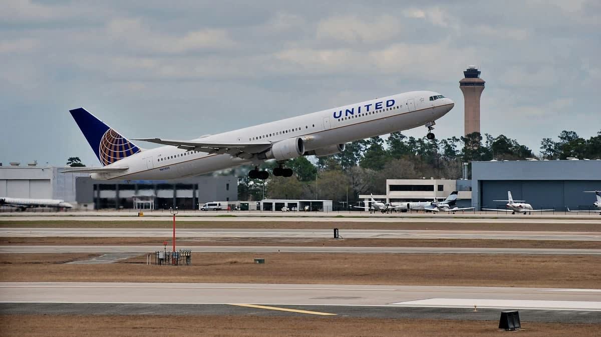 FAA returns to normal operations after shutdown, launches probe