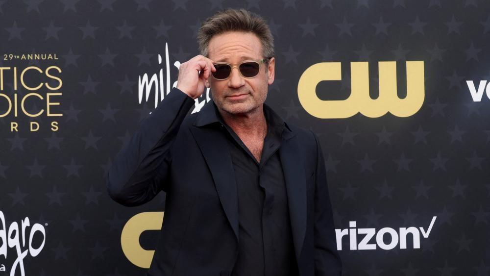 'I like it' - X-Files' Duchovny finally hears Catatonia tribute song