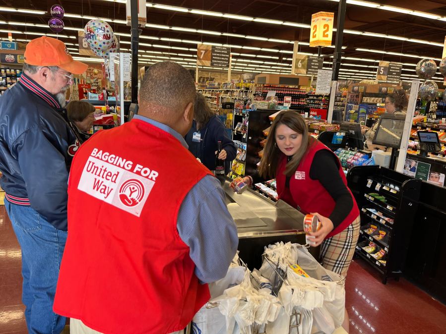 United Way’s ‘Celebrity Bagging Event’ returning to Food City stores
