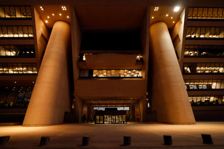 ‘Beginning of the end’: Dallas City Hall’s fate hangs in the balance of ...