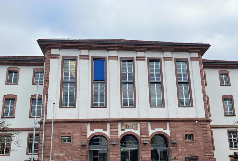 Vater des Hanauer Attentäters bleibt dem Prozessauftakt fern