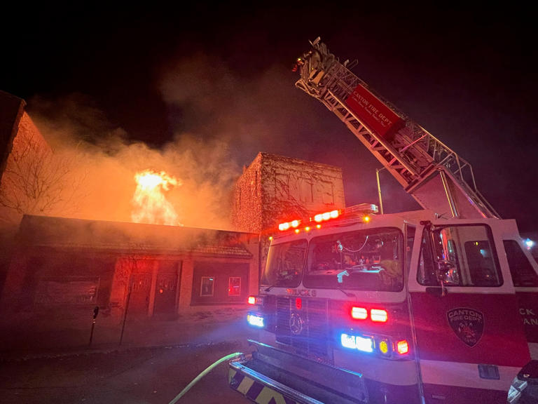 Former downtown Canton bar building to be razed after damaging fire
