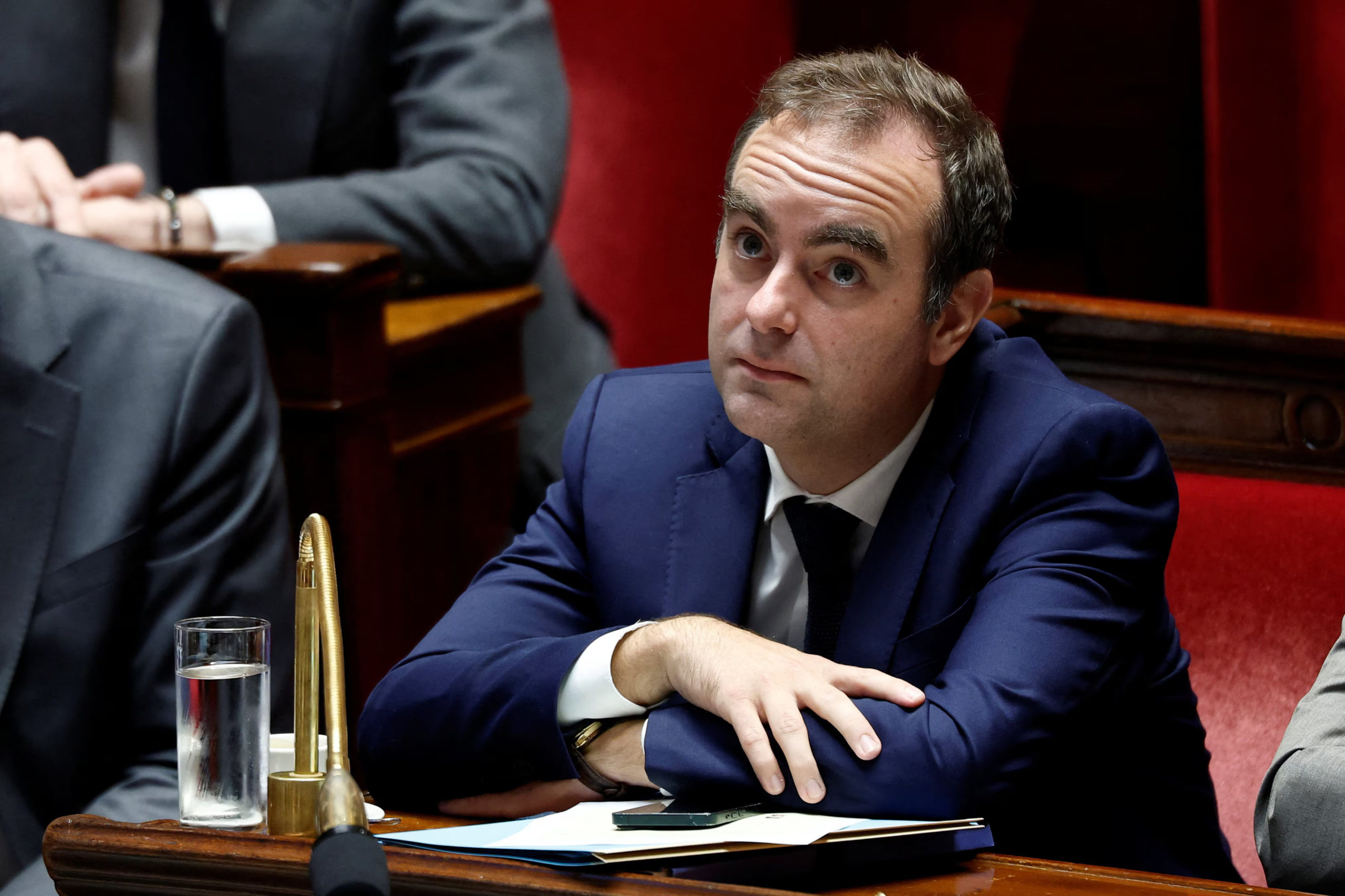 Le Monde: Η Ελλάδα βοήθησε τη Γαλλία να μειώσει το δημοσιονομικό της ...
