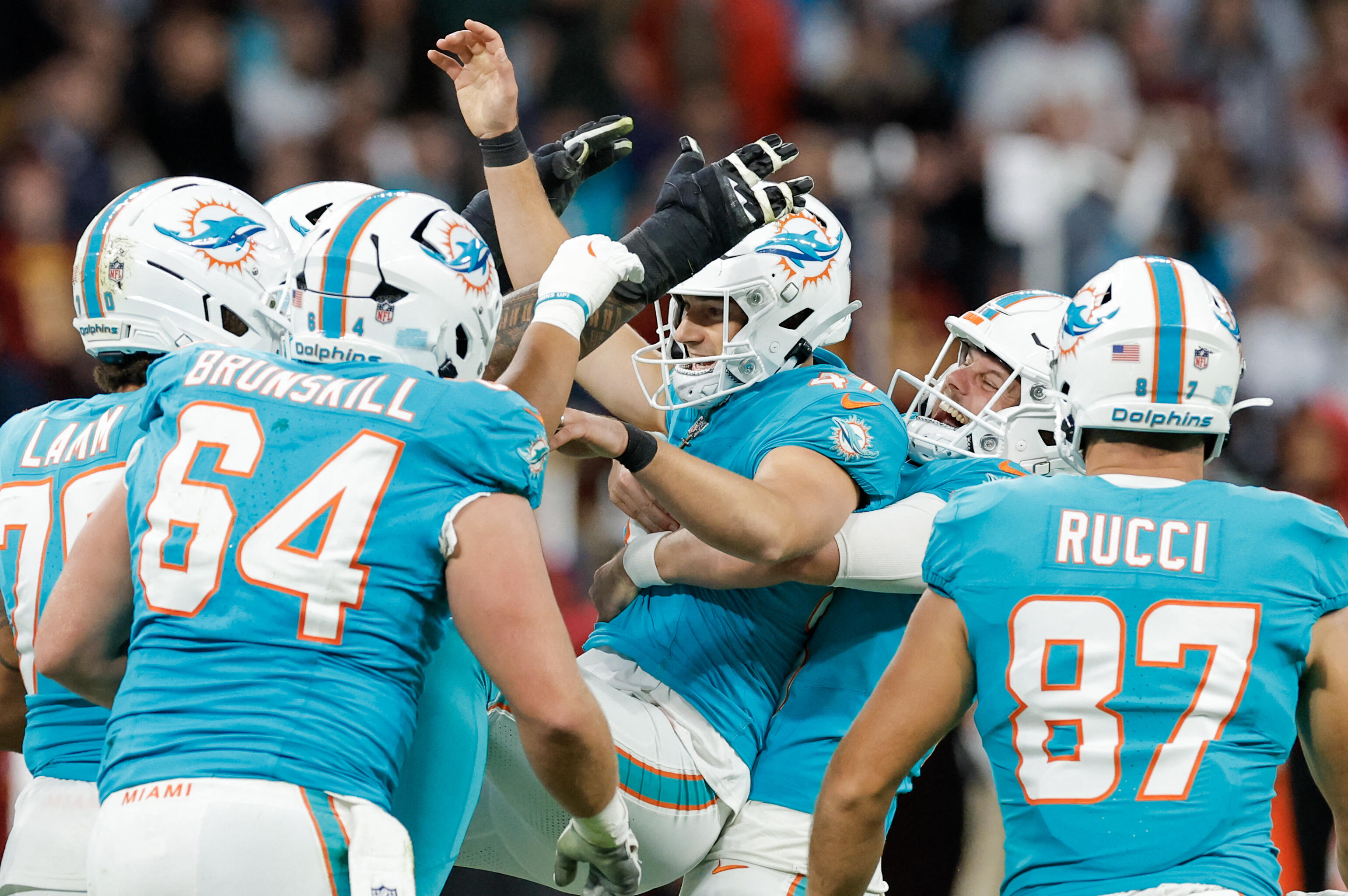 Miami Dolphins Win in OT Despite Questionable 4th Down and Goal Call