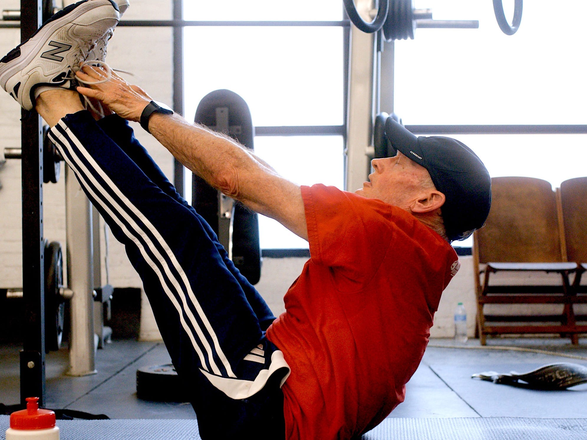 79-year-old competitive powerlifter shares his 15-minute core morning ...