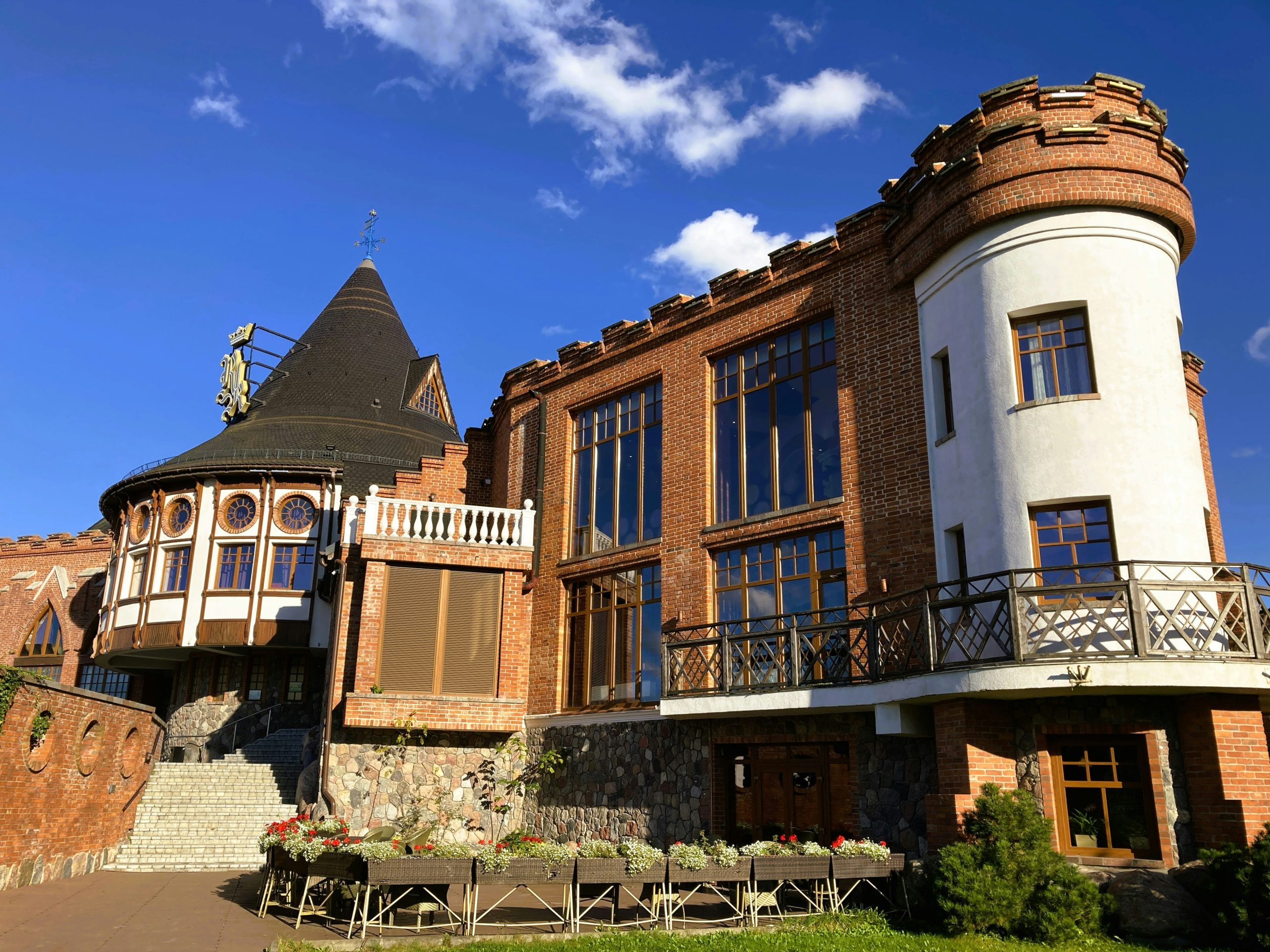 Famous Castles That Are Modern Replicas