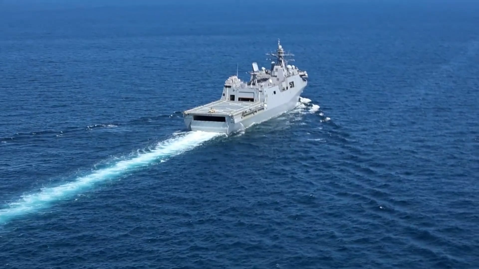 USS Fort Lauderdale: Amphibious transport warship in action