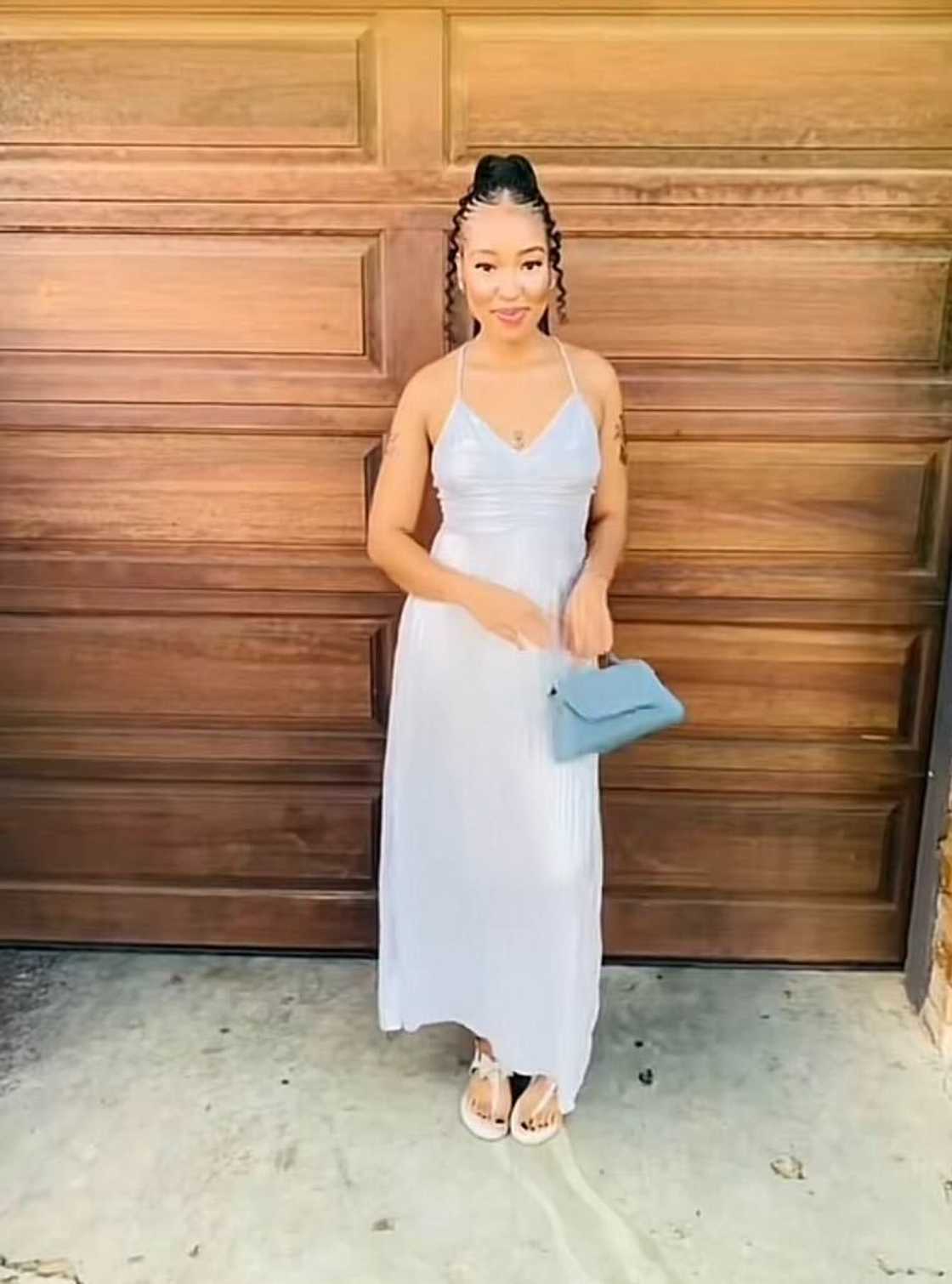 Mzansi woman impresses SA after showing off massive cash made from daily tips