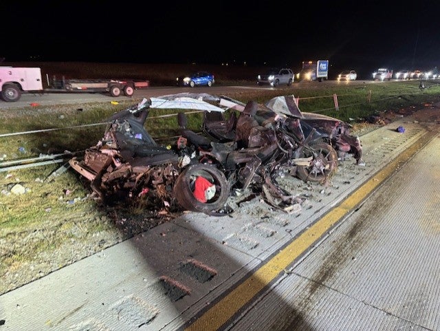 Serious crash closes all lanes of I-69 SB near Smith Valley Road