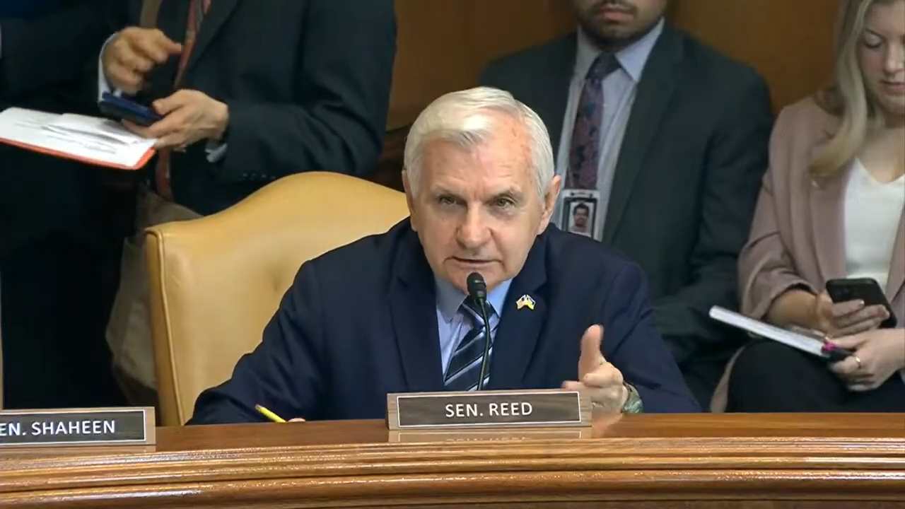 'How Much Money Did You Save?': Howard Lutnick Bewilders Jack Reed When ...