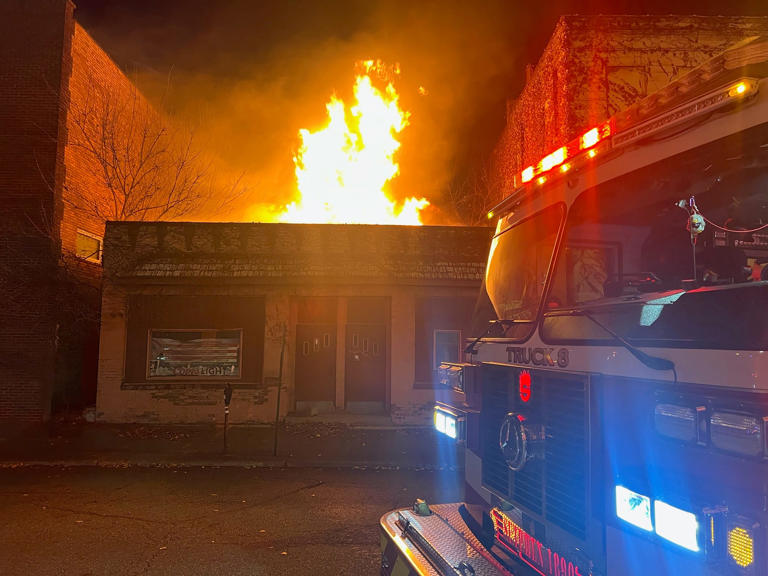 Former downtown Canton bar building to be razed after damaging fire