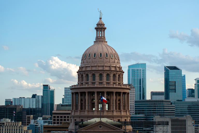 Some states axe Trump's federal tax benefits. What is Illinois excluding?