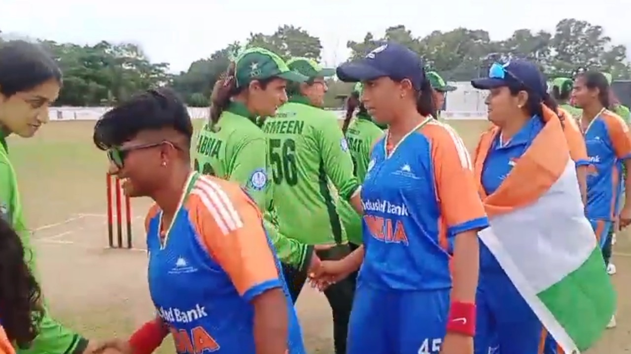 Watch: India, Pakistan players shake hands in Women's T20 World Cup for ...