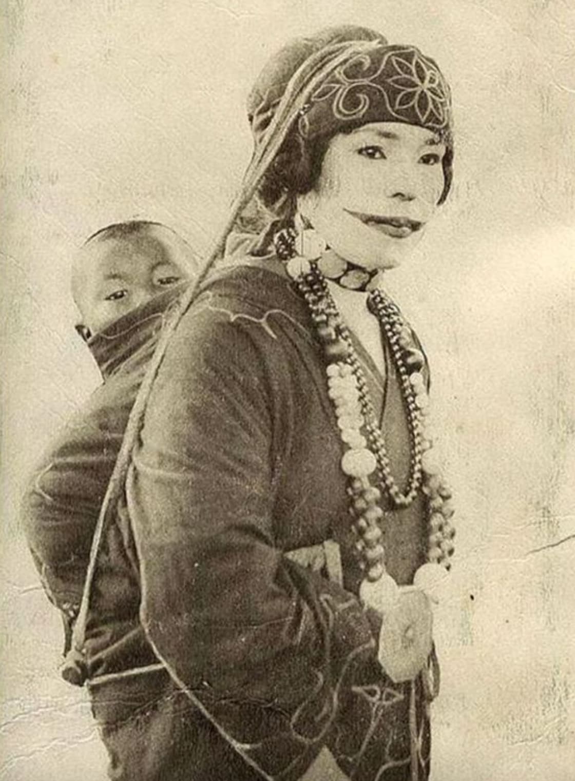 Vintage Japanese Life as Seen in the Early 1900s