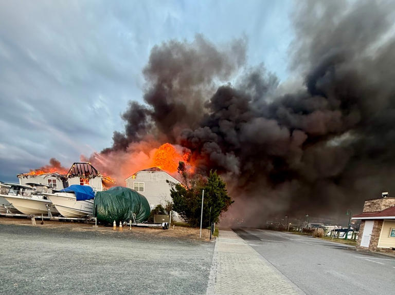 Large fire, smoke billows over Chesapeake Beach homes