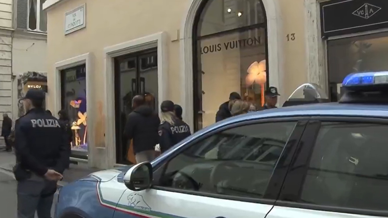 Ιταλία: Λήστεψαν αποθήκη της Louis Vuitton στο κέντρο της Ρώμης ΒΙΝΤΕΟ
