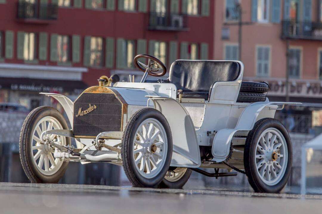 Mercedes 35 hp: la nascita dell’automobile moderna 125 anni fa
