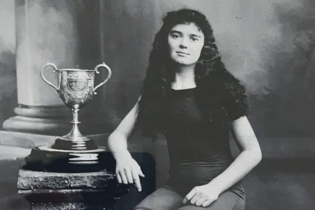 Story of raven-haired beauty who was first woman to swim across ...
