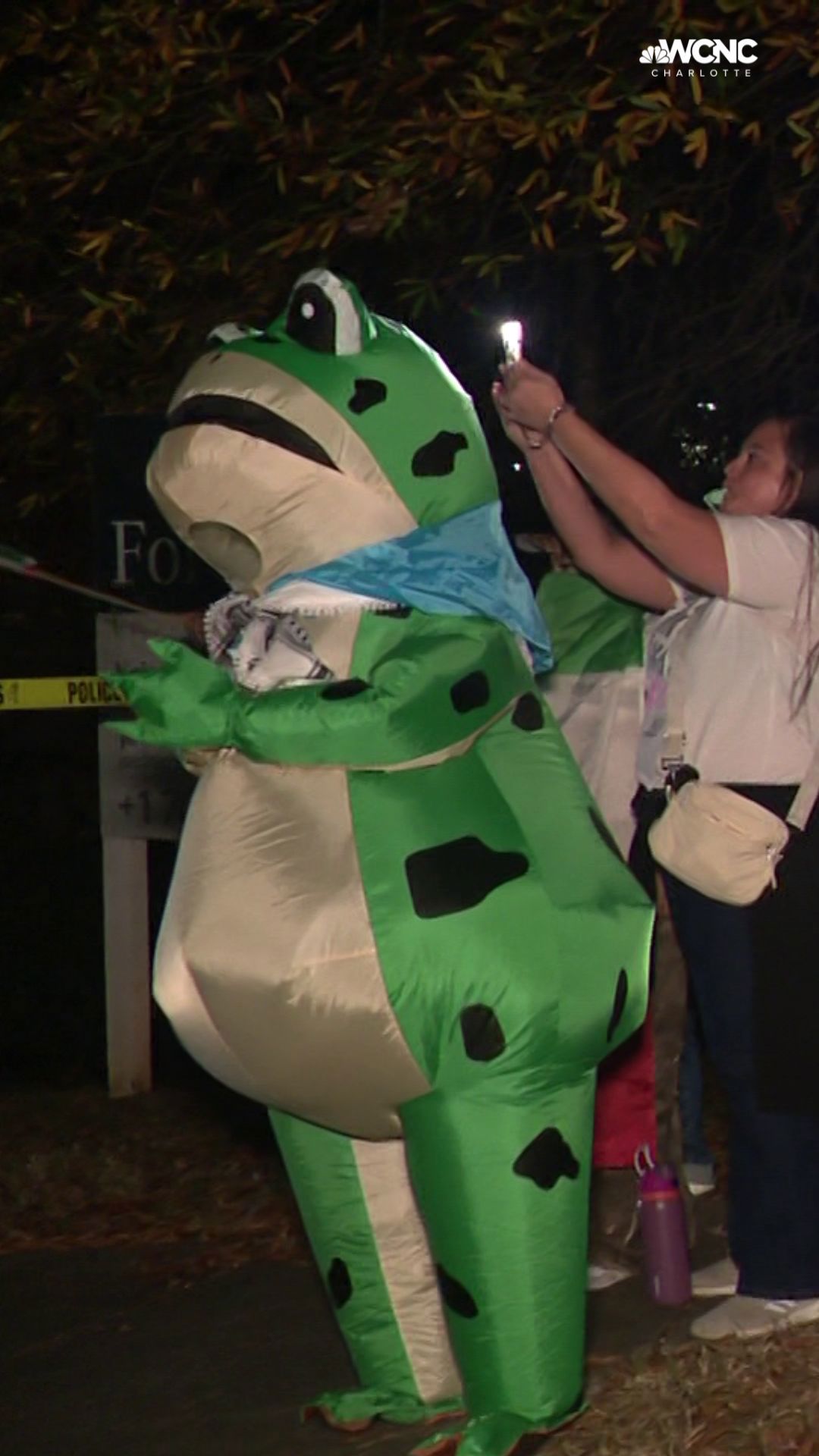 'We stand up for our community': Anti-DHS protesters rally against ...