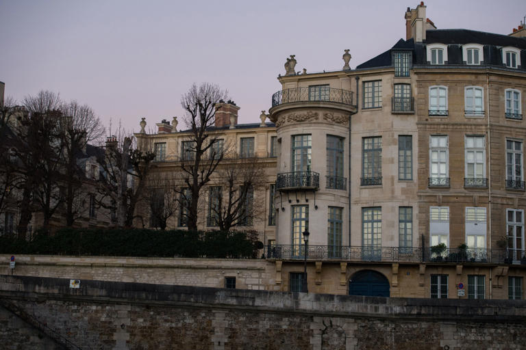 Xavier Niel s’offre le pavillon de musique de Madame du Barry pour 38,7 ...
